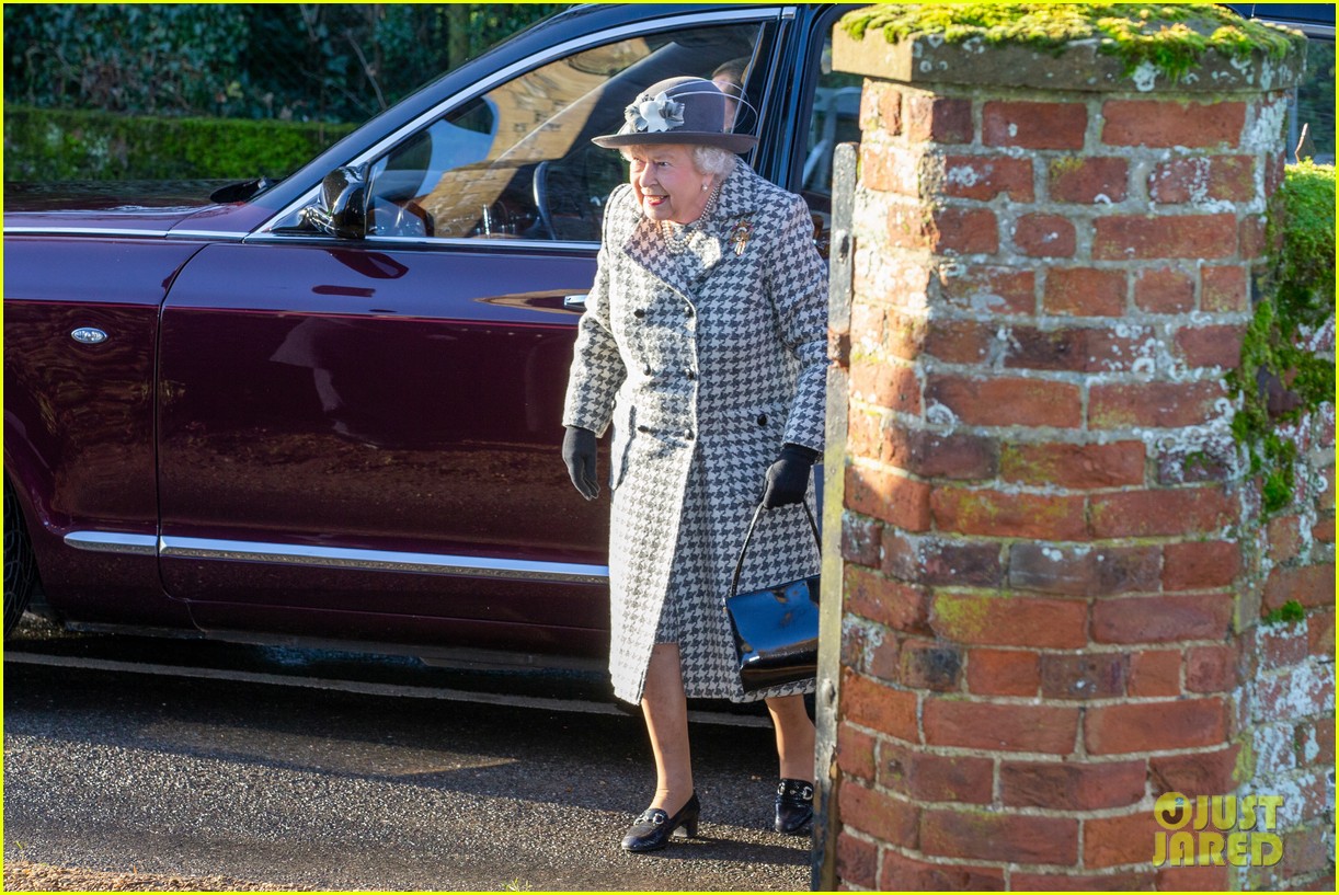Queen Elizabeth Spotted Driving After Announcing Plans for Prince Harry ...