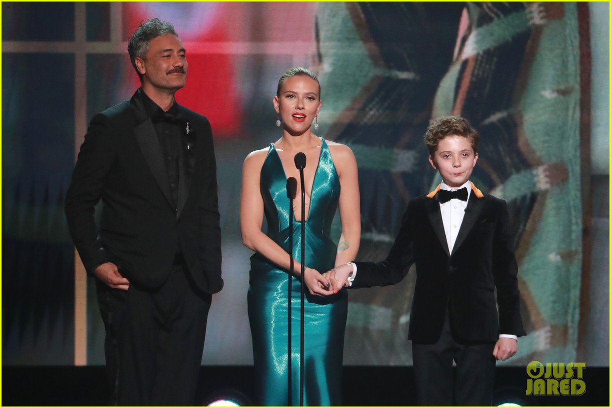 Taika Waititi Brings 'Jojo Rabbit' Cast To SAG Awards 2020: Photo ...
