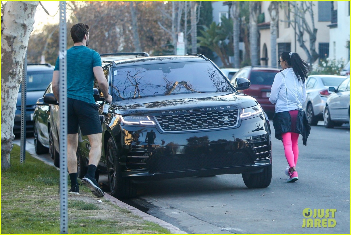 Thom Evans Pumps Gas for Girlfriend Nicole Scherzinger While She Sits ...