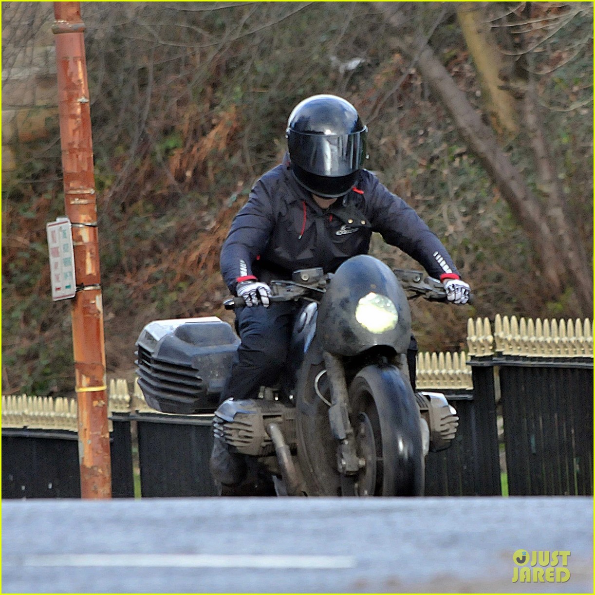 'The Batman' Movie Films Motorcycle Scene - See the Set Pics!: Photo ...