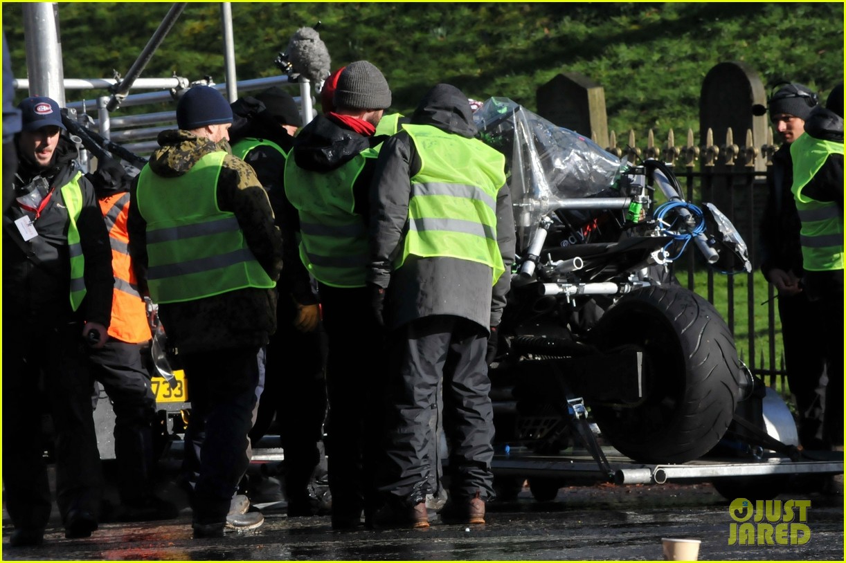 'The Batman' Movie Films Motorcycle Scene - See the Set Pics!: Photo ...