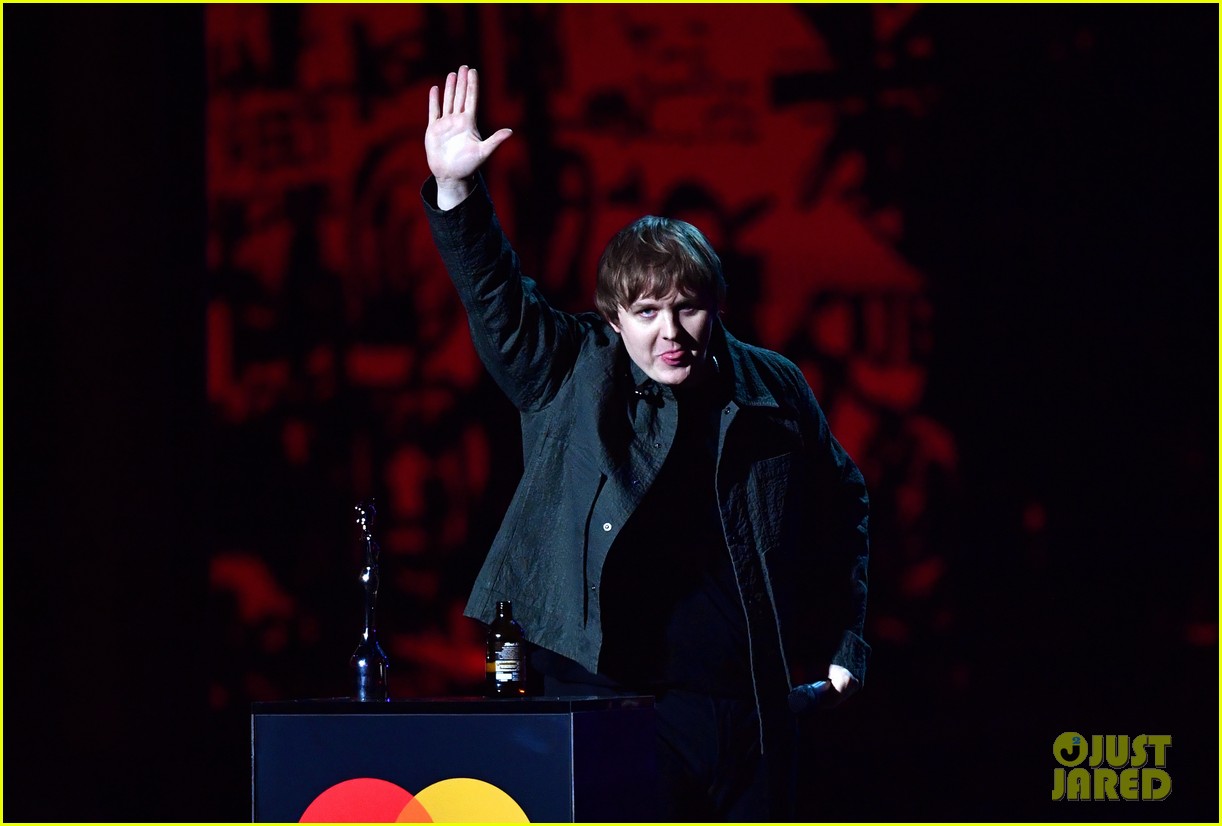 Lewis Capaldi Performs 'Someone You Loved,' Wins Best New Artist at ...