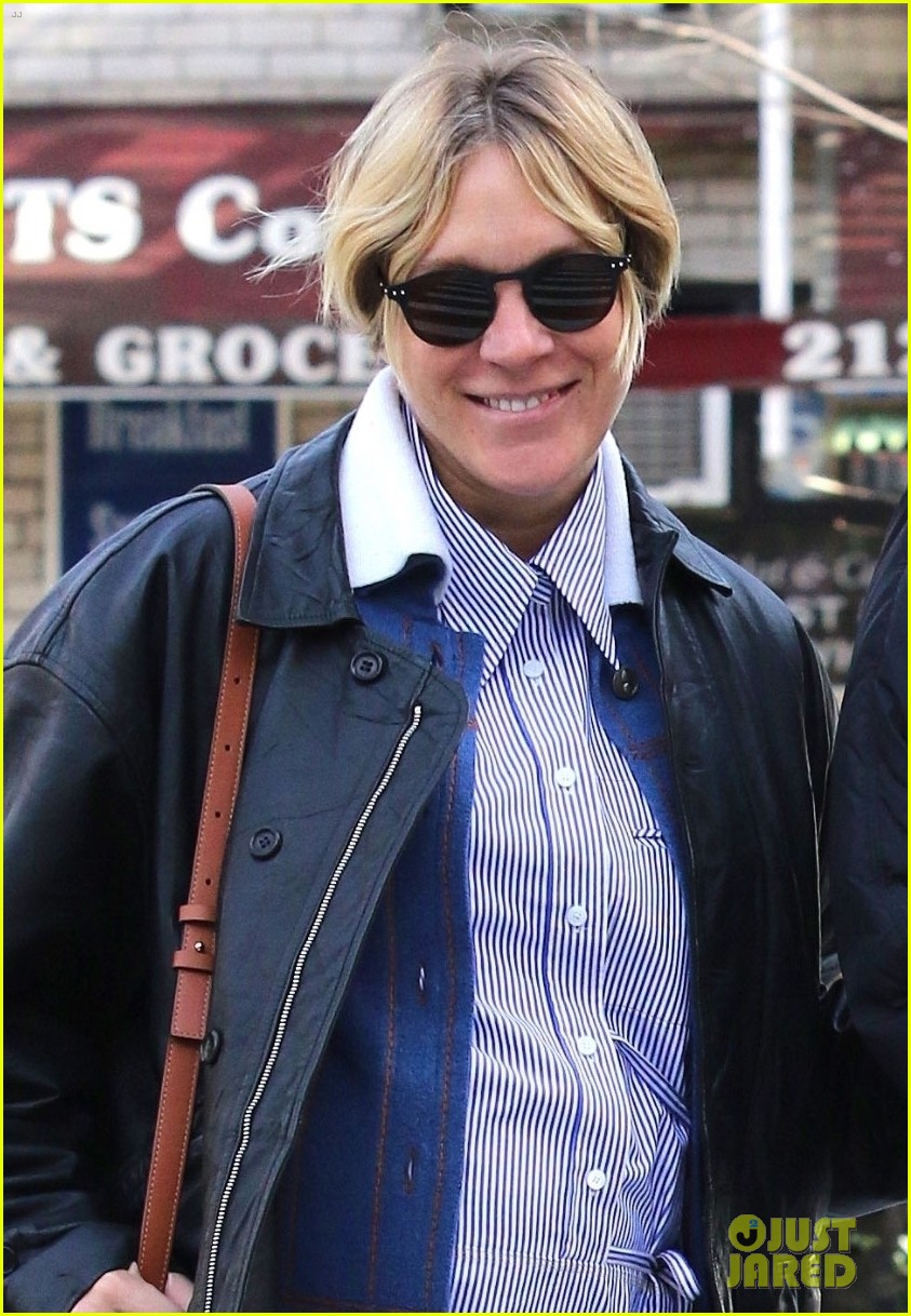 Pregnant Chloe Sevigny Goes Baby Clothes Shopping With Sinisa Mackovic ...