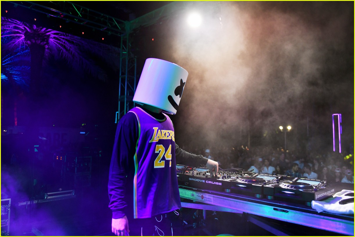 Elon Musk Attends Sports Illustrated's Super Bowl Party in Miami: Photo ...