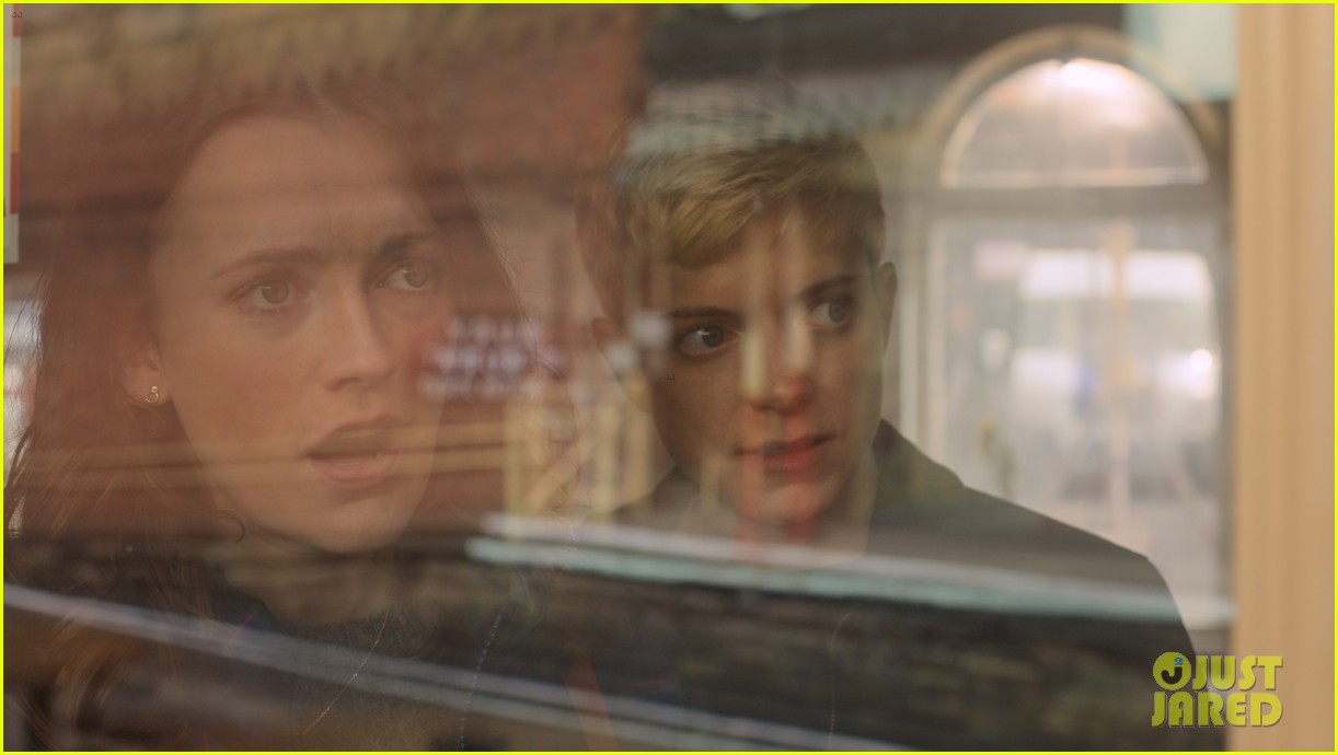 Netflix Drops Trailer & First Pics For 'Feel Good' With Mae Martin ...