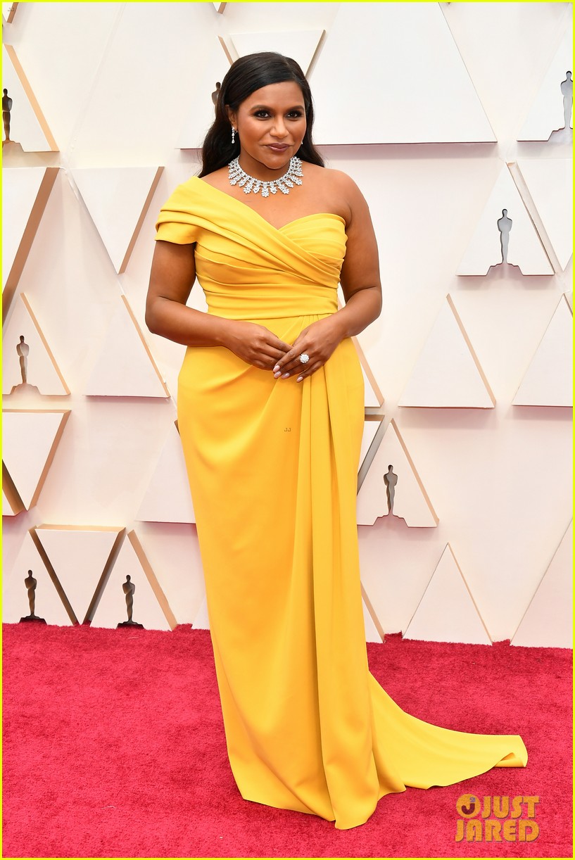 Mindy Kaling Goes Bright & Colorful for Oscars 2020: Photo 4433551 ...