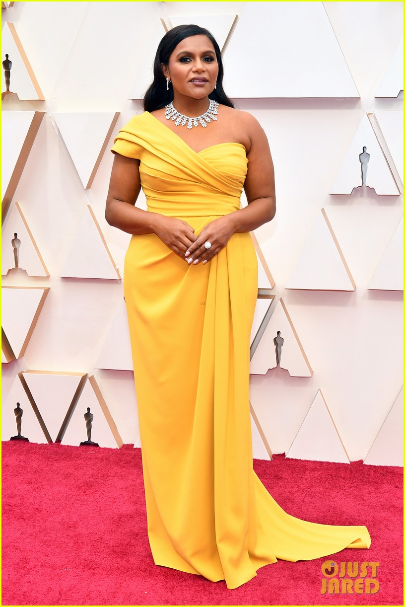 Mindy Kaling Goes Bright & Colorful for Oscars 2020: Photo 4433557 ...