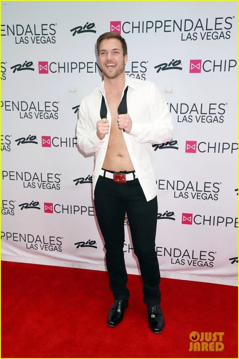 Bachelor Nation's Jordan Kimball Strips Down with the Chippendales ...
