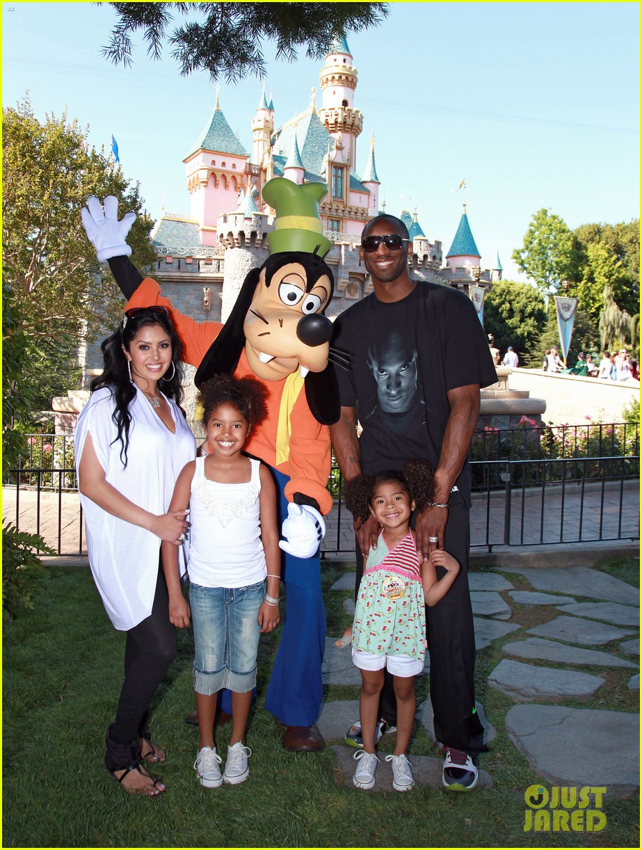Vanessa Bryant Reveals How She's Grieving for Kobe & Gigi in ...