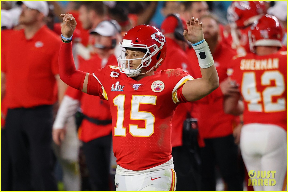 Patrick Mahomes Makes History with MVP Title at Super Bowl 2020!: Photo ...