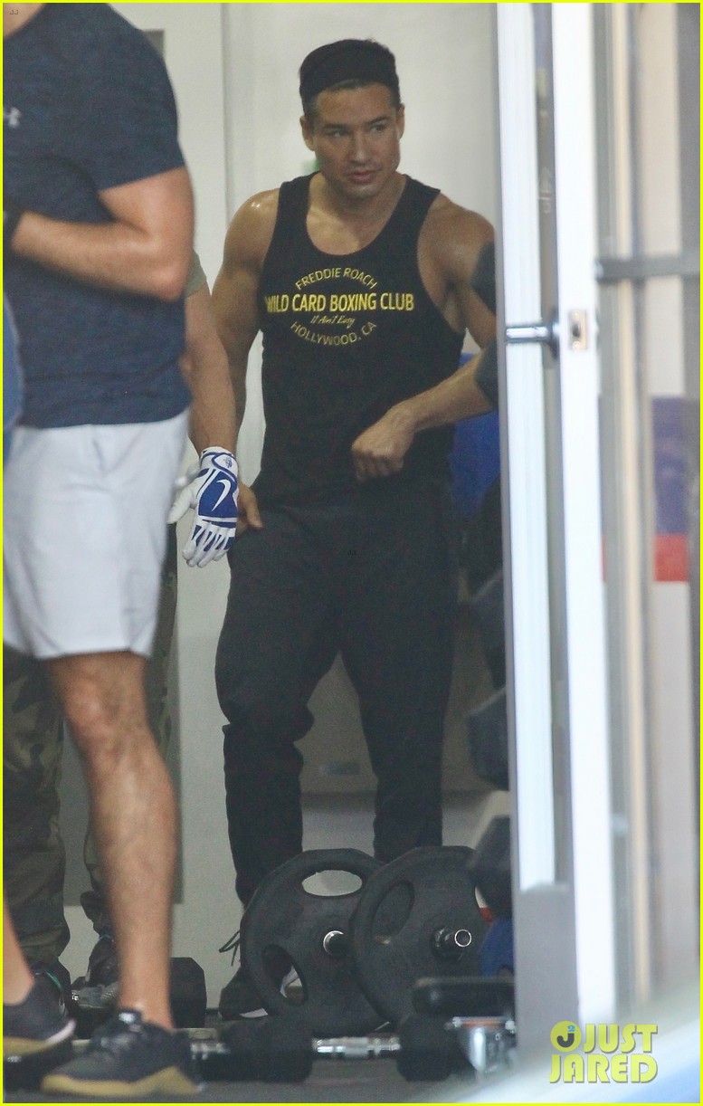 Mario Lopez Boxing
