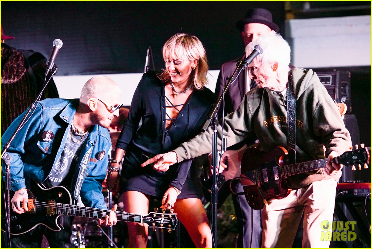 Miley Cyrus Covers The Doors' 'Roadhouse Blues' At 'Morrison Hotel ...