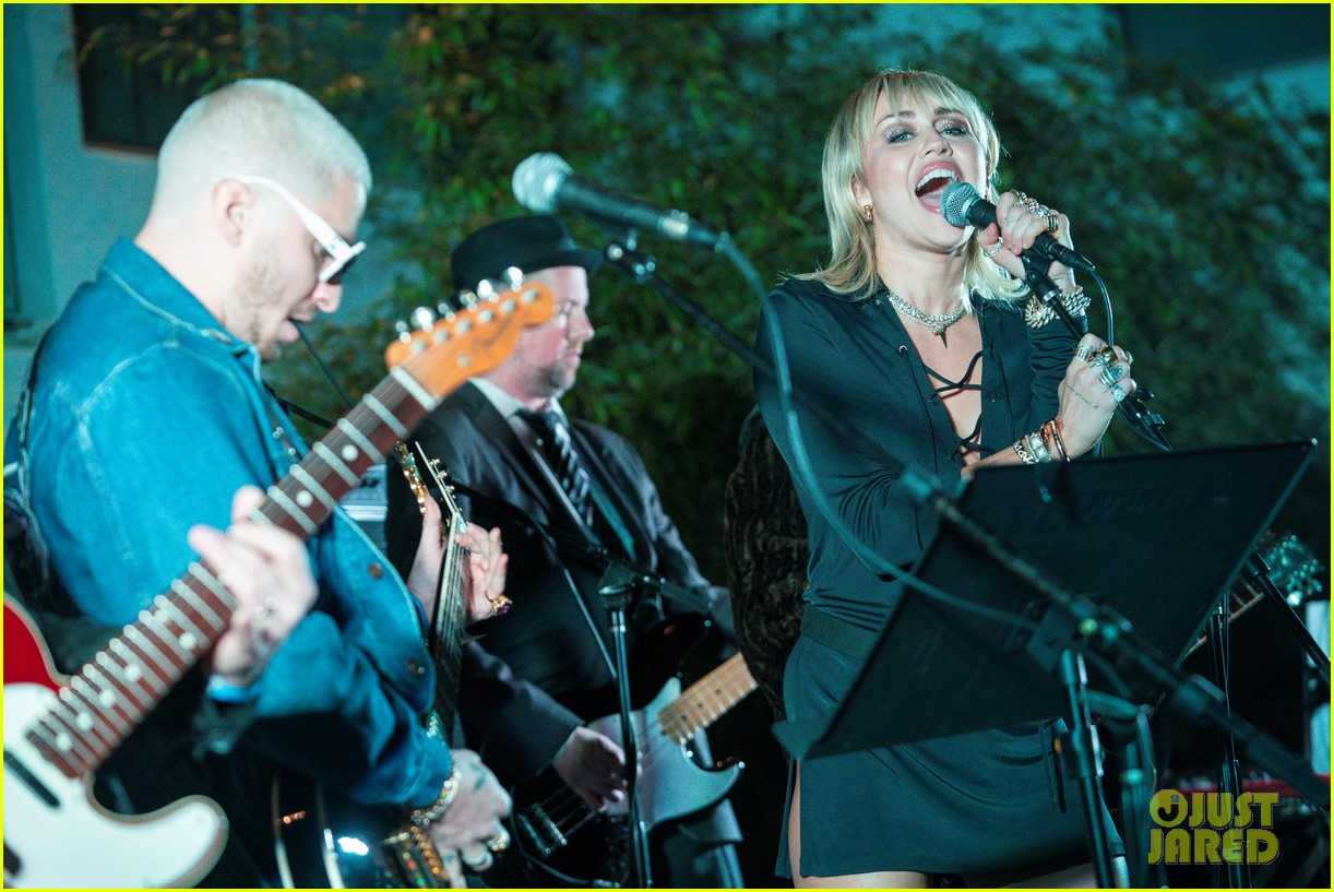 Miley Cyrus Covers The Doors' 'Roadhouse Blues' At 'Morrison Hotel ...