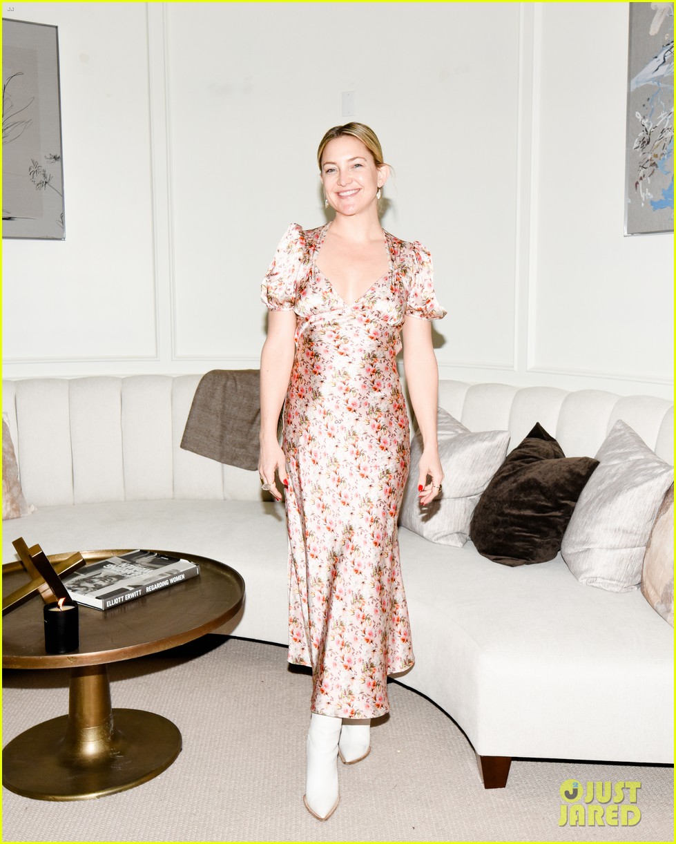 Gwyneth Paltrow Hosts Makeup-Free Goop Dinner Party With Kate Hudson ...