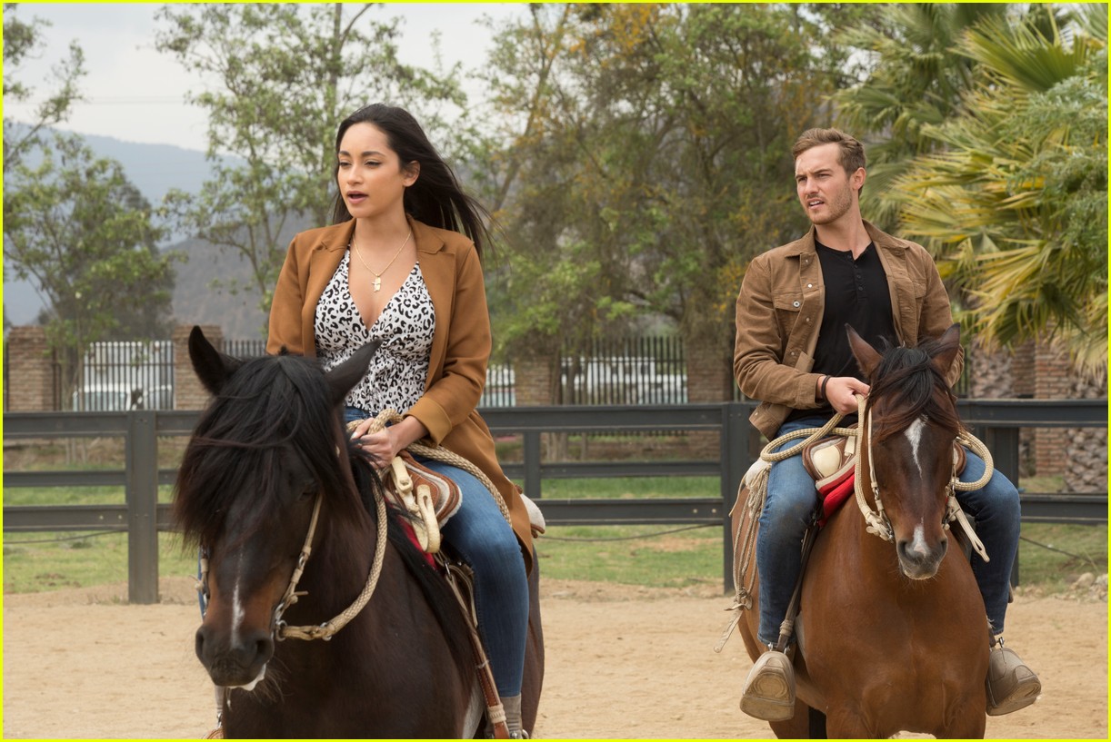 Peter Weber's Ex Merissa Pence Warns Him About Victoria Fuller on 'The ...