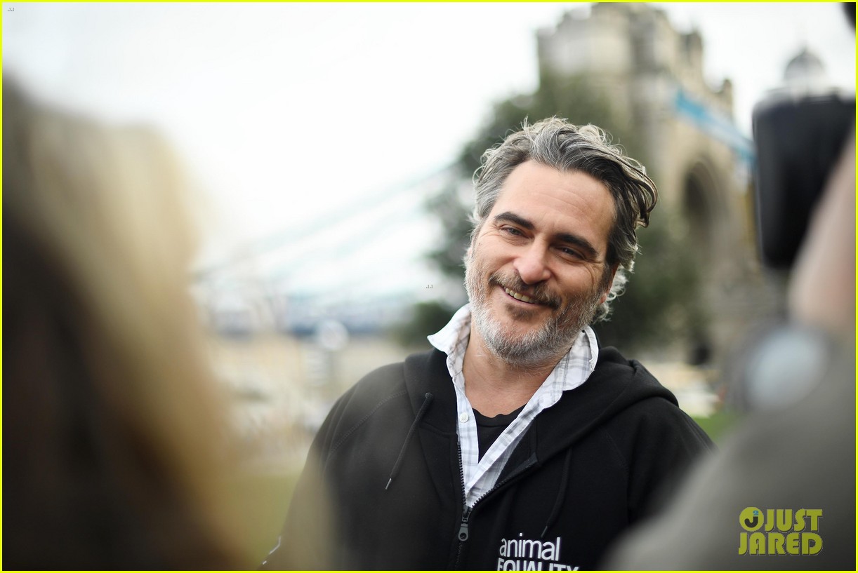 Joaquin Phoenix Urges People To 'Go Vegan' Ahead of BAFTAs 2020 Win ...