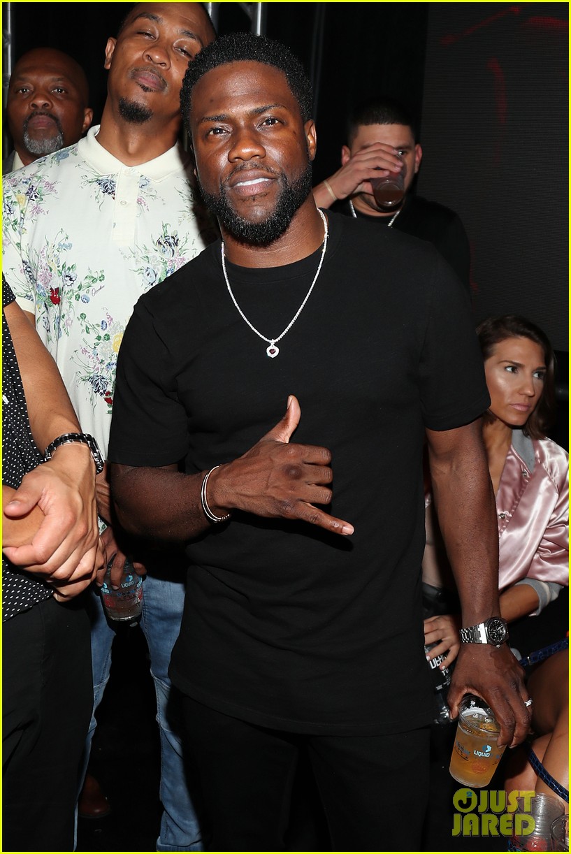 Post Malone Performs at Super Bowl Party Hosted by Kevin Hart!: Photo ...