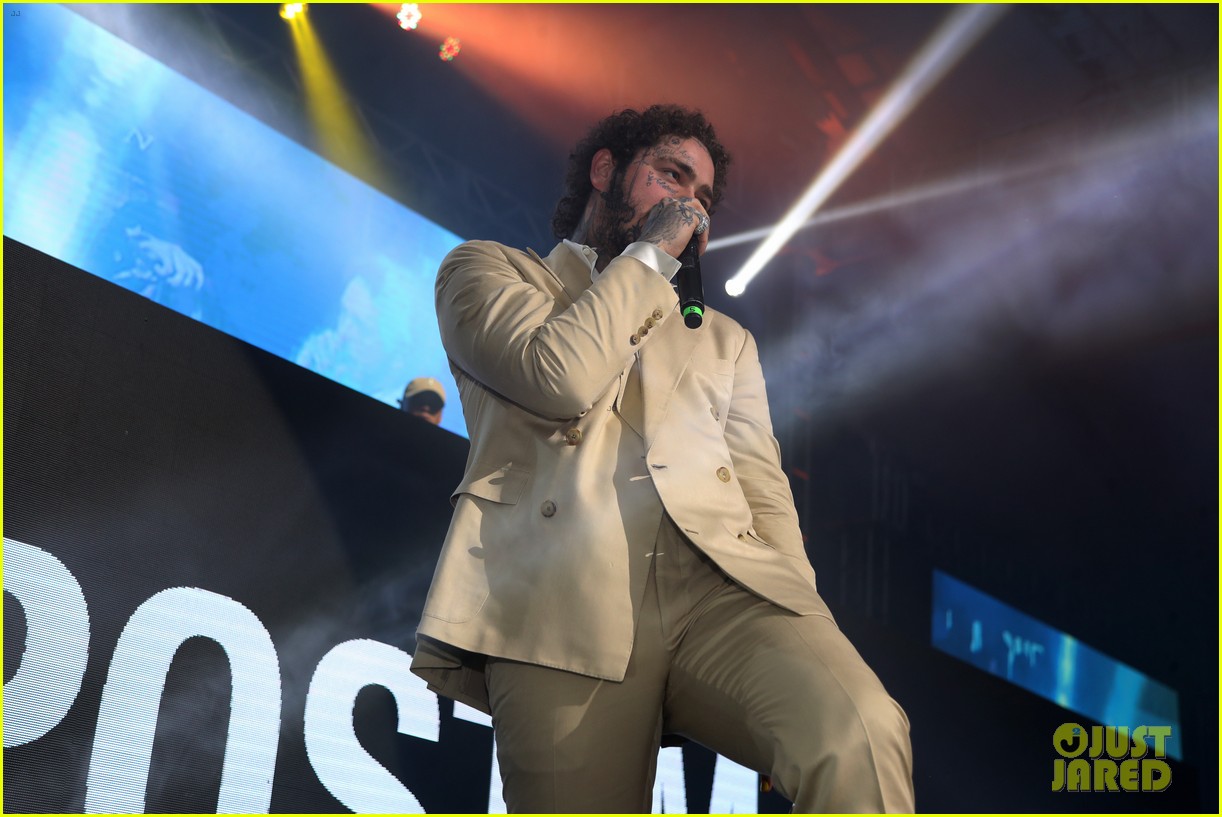 Post Malone Performs at Super Bowl Party Hosted by Kevin Hart!: Photo ...