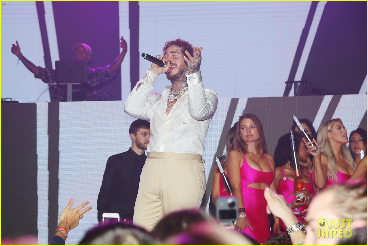 Post Malone Performs at Super Bowl Party Hosted by Kevin Hart!: Photo ...