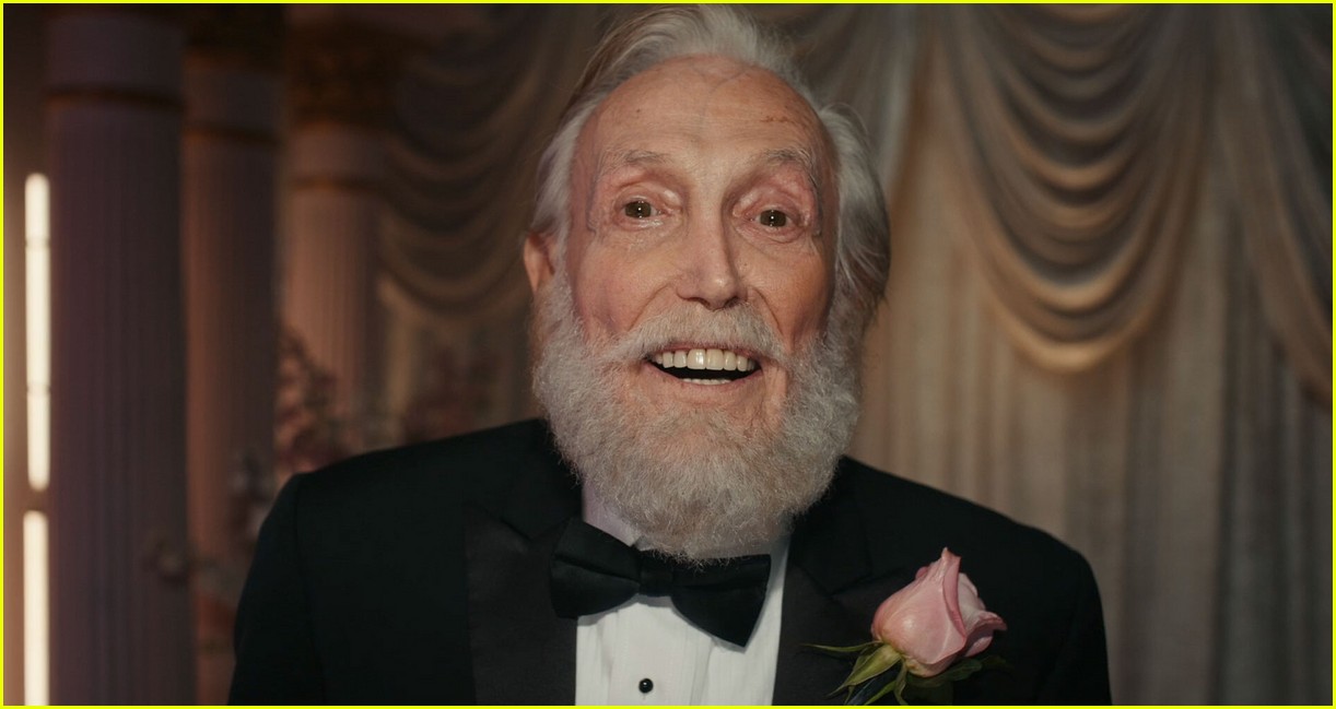 Taylor Swift Transforms Into a Man for 'The Man' Video - Watch Now ...