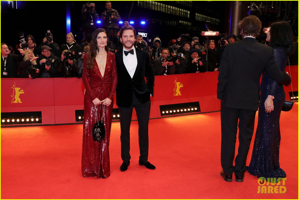 Sigourney Weaver Says 'My Salinger Year' is 'Big Step Forward' for ...