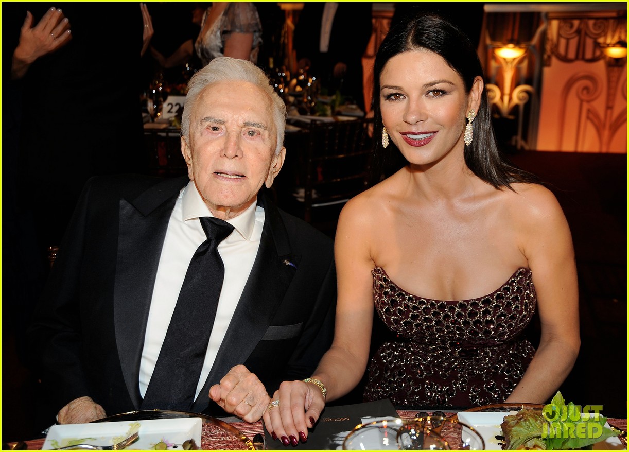 Catherine Zeta-Jones Remembers Late Father-In-Law Kirk Douglas: Photo ...