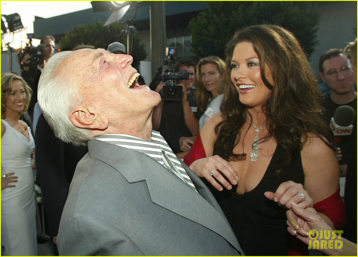 Catherine Zeta-Jones Remembers Late Father-In-Law Kirk Douglas: Photo ...