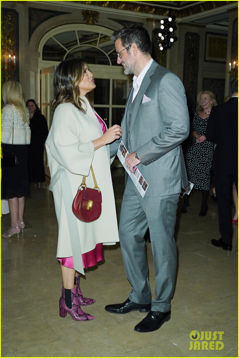 Mariska Hargitay & Peter Hermann Join Rose Byrne & Bobby Cannavale at ...