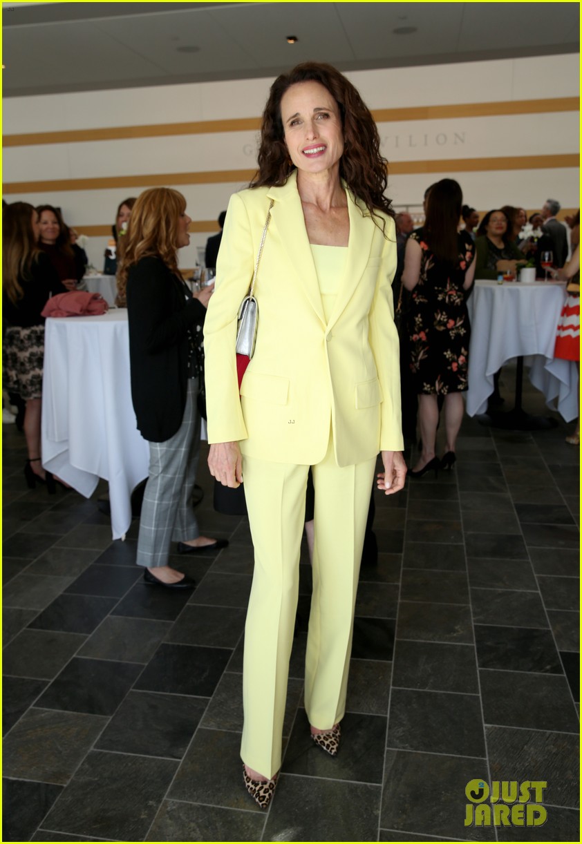 Andie MacDowell Supported By Kids Justin, Rainey, & Margaret Qualley at ...