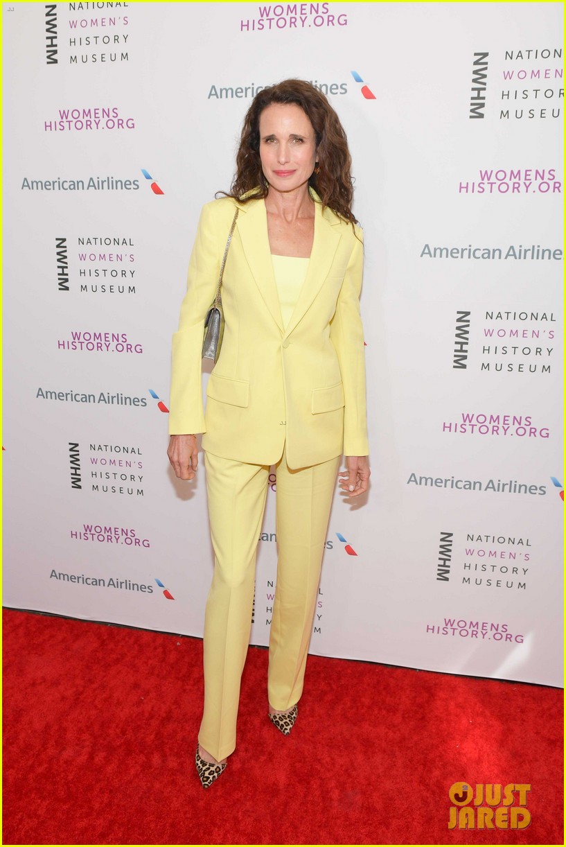 Andie MacDowell Supported By Kids Justin, Rainey, & Margaret Qualley at ...