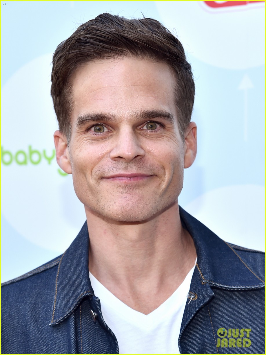 Young & The Restless' Greg Rikaart Has Coronavirus, Calls it the ...