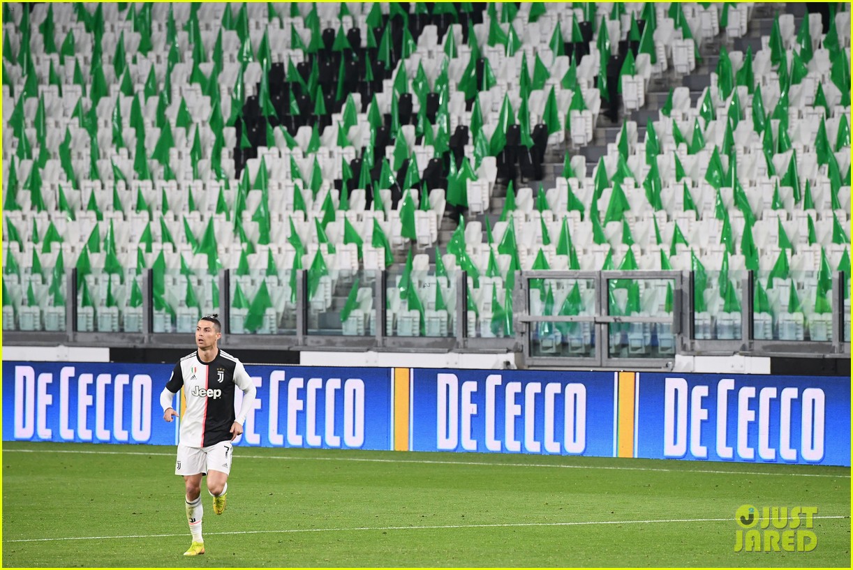 Cristiano Ronaldo Plays 1,000th Soccer Game to Empty Stadium in Italy ...