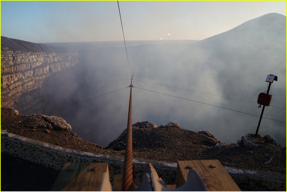 Nik Wallenda Attempts Tightrope Walk Across Active Volcano (Video ...