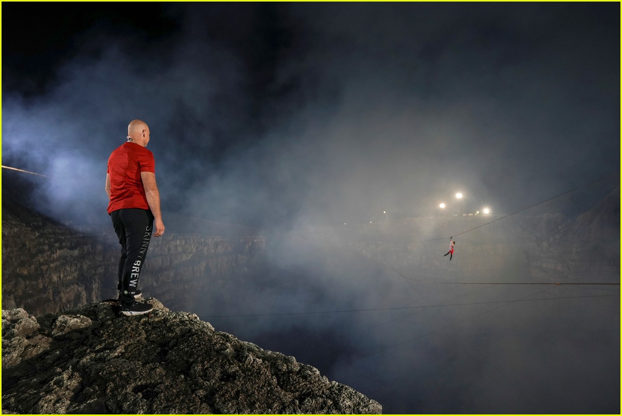 Nik Wallenda Attempts Tightrope Walk Across Active Volcano (Video ...