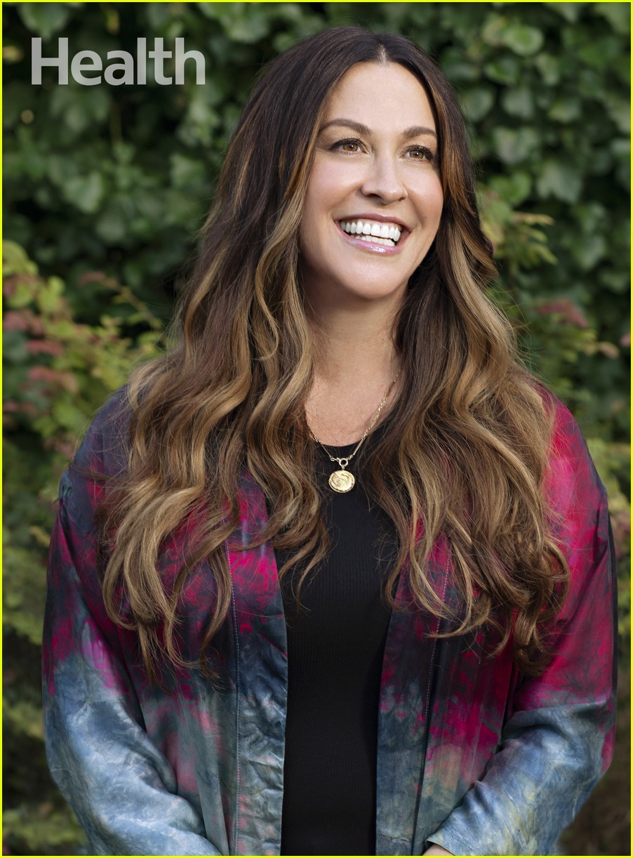 Alanis Morissette Breastfeeds Her Son on 'Health' Magazine Cover ...