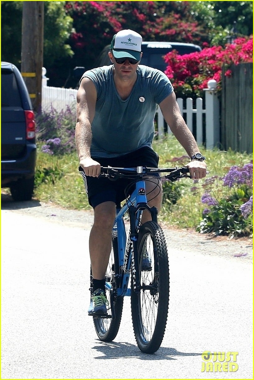 Chris Martin Shows Off His Muscles on a Bike Ride in Malibu: Photo ...