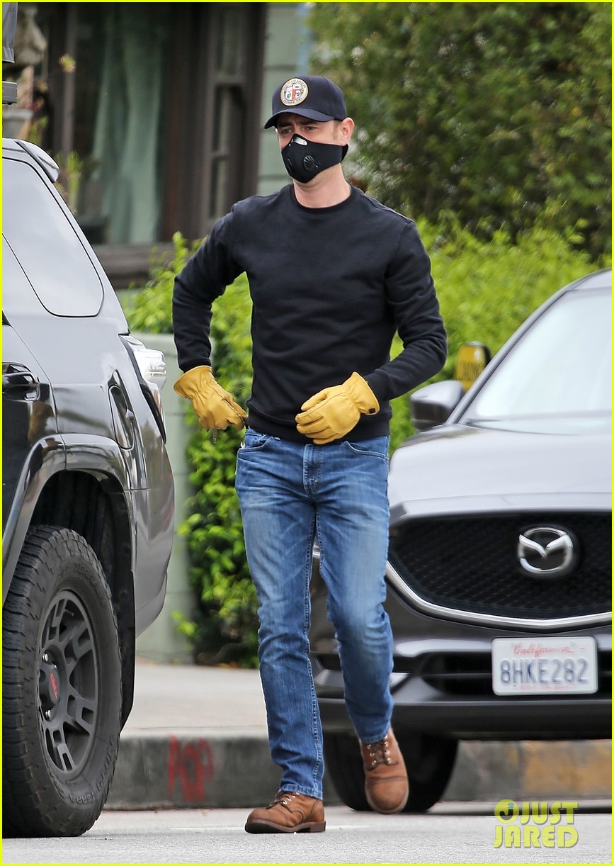 Colin Hanks Wears Face Mask & Construction Gloves While Out in L.A ...