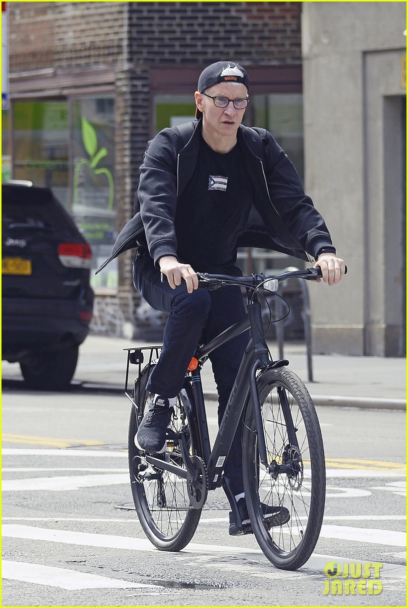 Anderson Cooper Ford Model