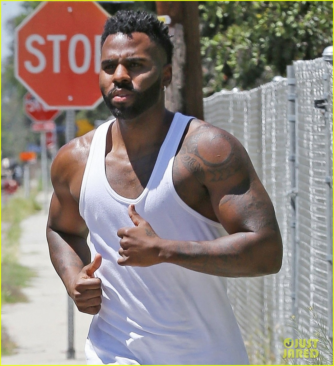 Jason Derulo Seemingly Shaves Off His Eyebrow After Losing a Bet: Photo ...
