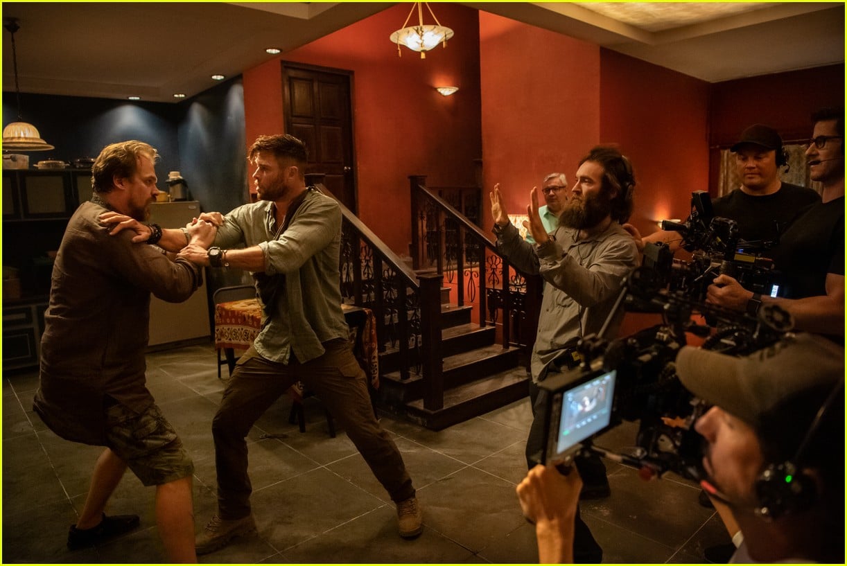 Chris Hemsworth's 'Extraction' Is Netflix's Newest Action Movie - Watch ...