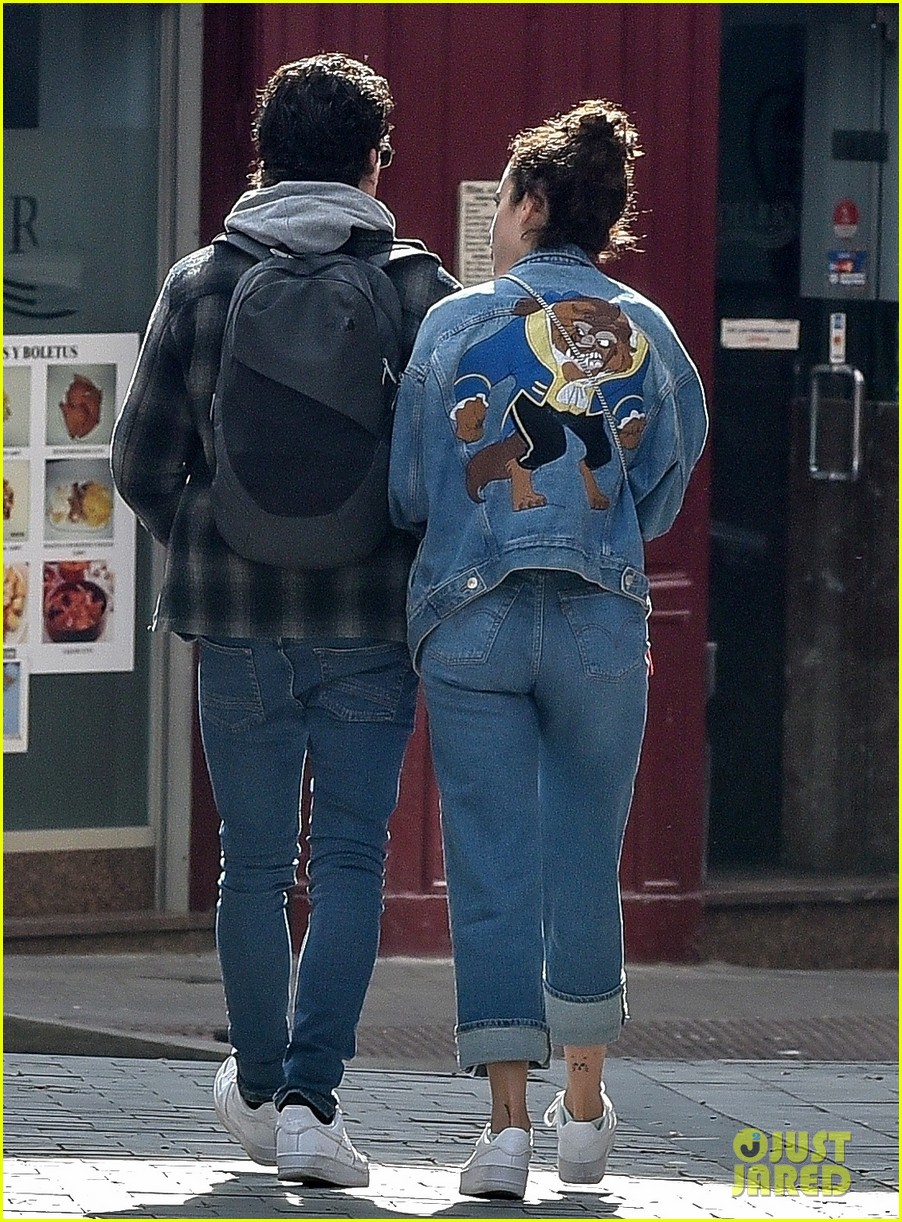 Money Heist's Jaime Lorente & Maria Pedraza Grab Sweet Treats In These Throwback Photos: Photo ...