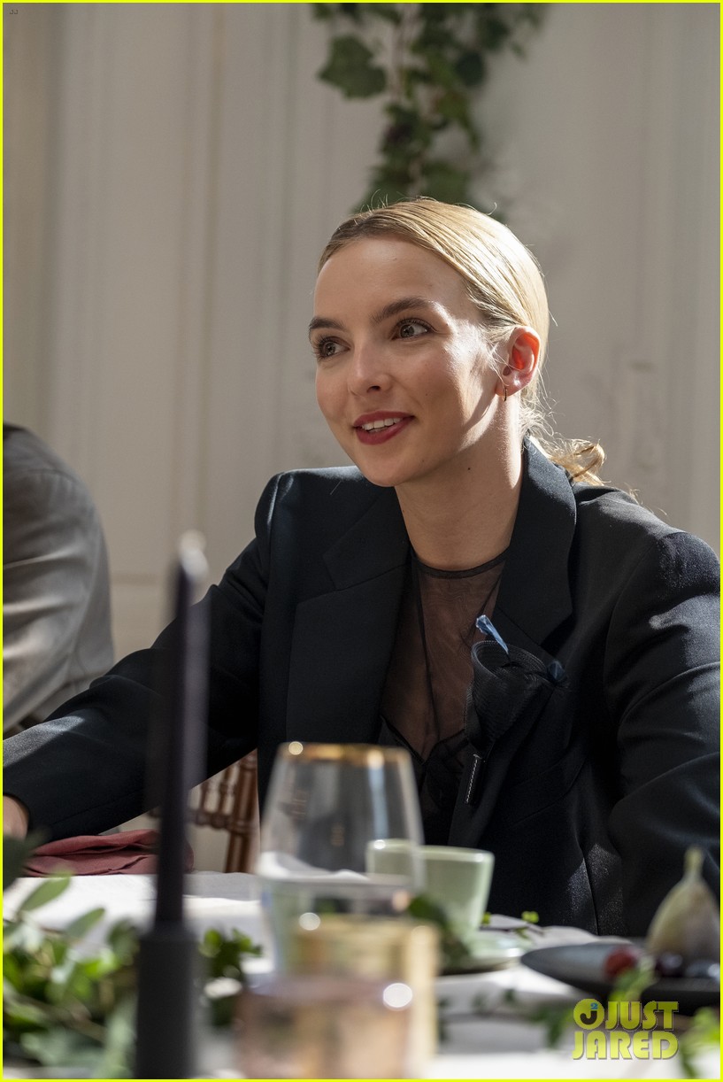 Jodie Comer Reveals That Villanelle is 'Having A Complete Identity ...