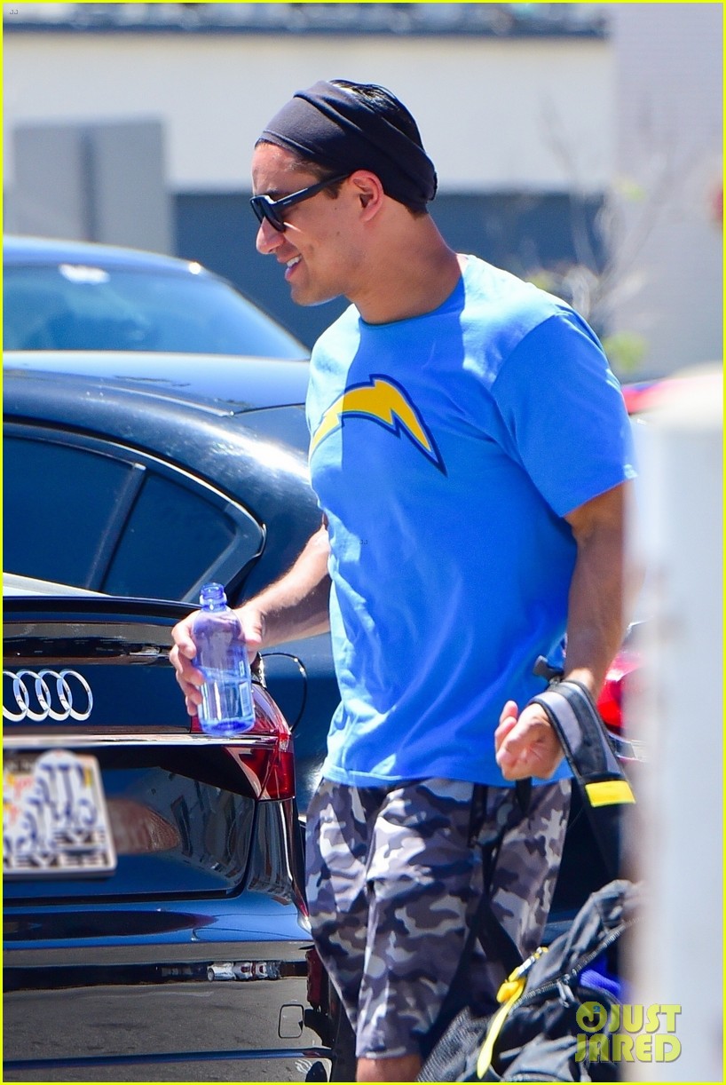 Photo: mario lopez workout april 2020 04 | Photo 4455965 | Just Jared
