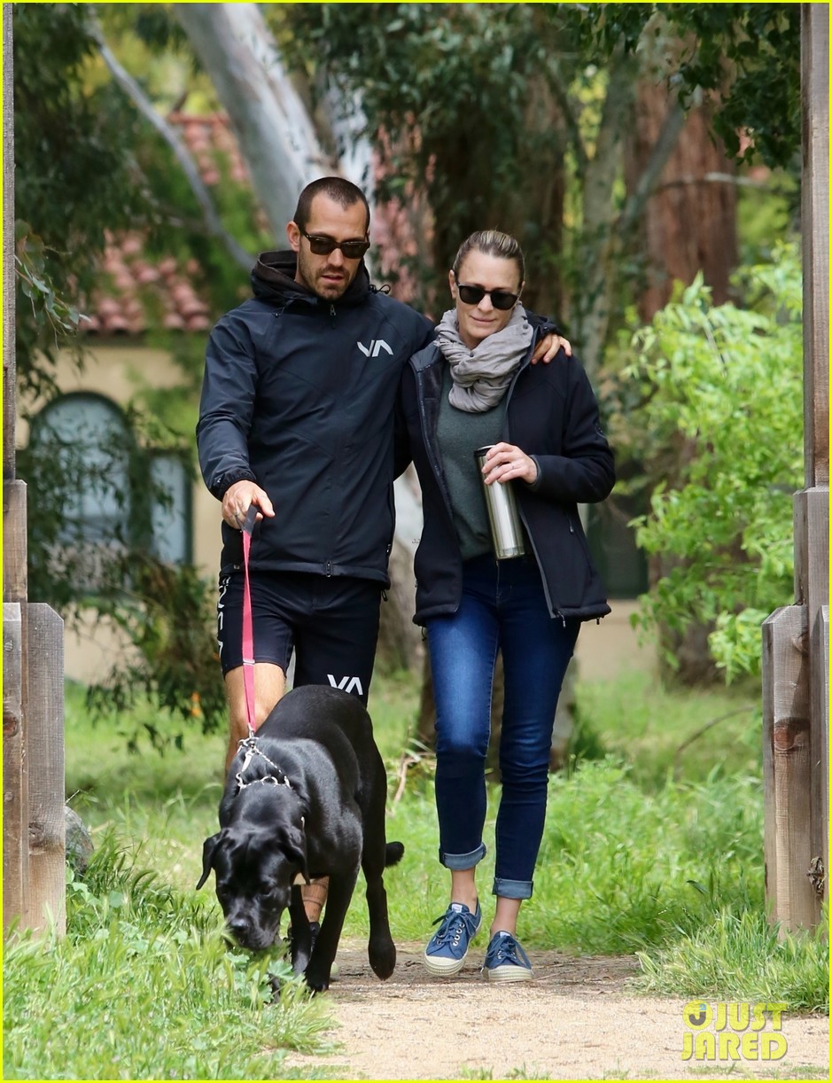 Robin Wright Joins Husband Clement Giraudet For A Walk With Their Dog ...