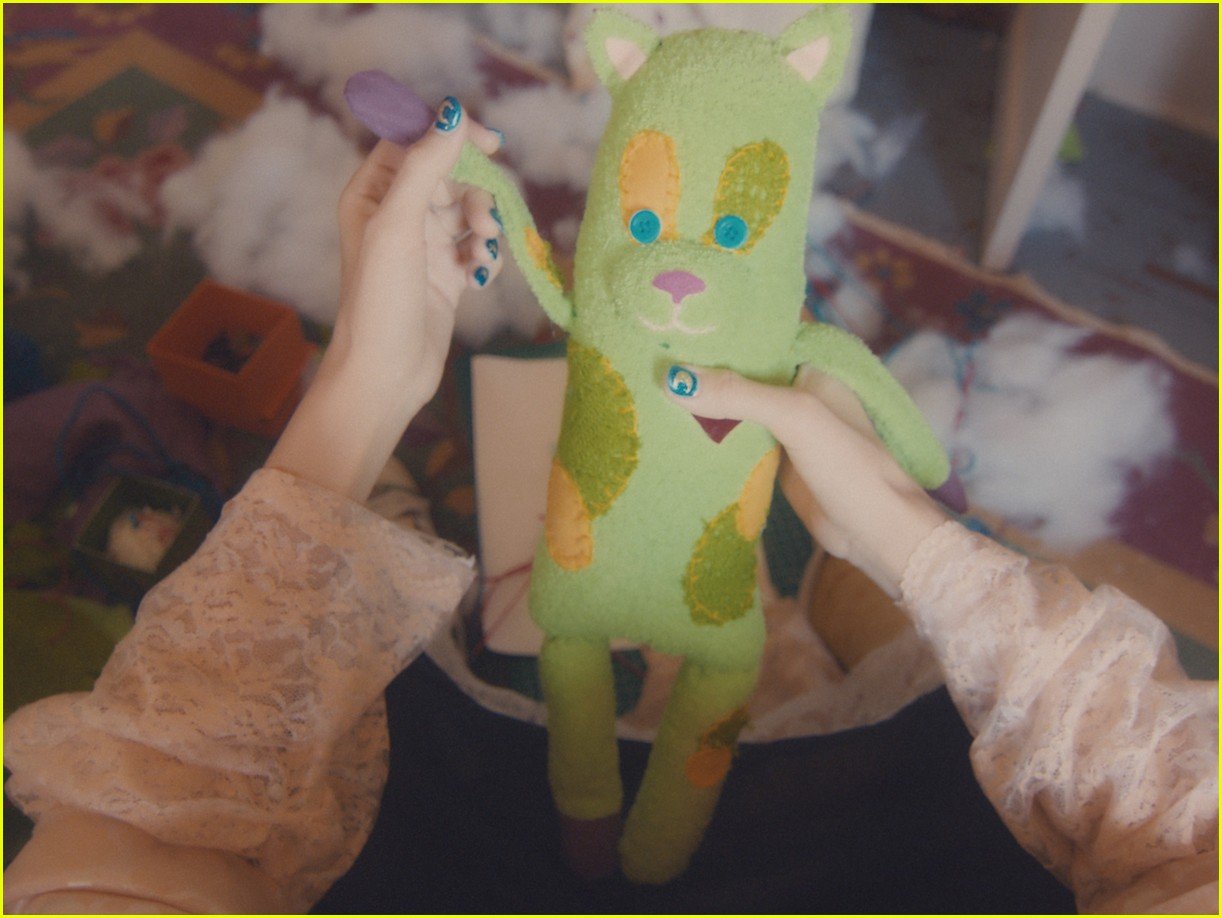 French Singer Soko Announces Third Album 'Feel Feelings,' Drops New ...