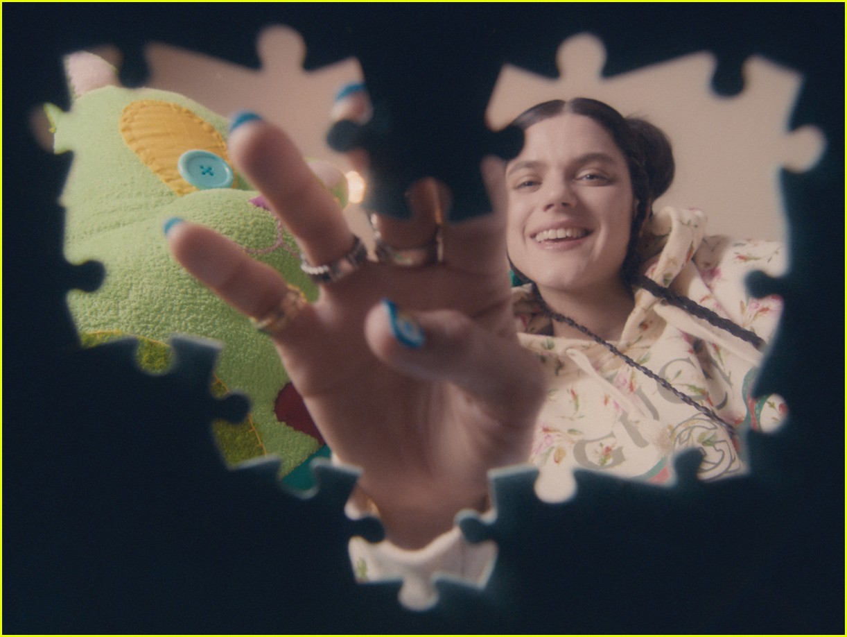 French Singer Soko Announces Third Album 'Feel Feelings,' Drops New ...