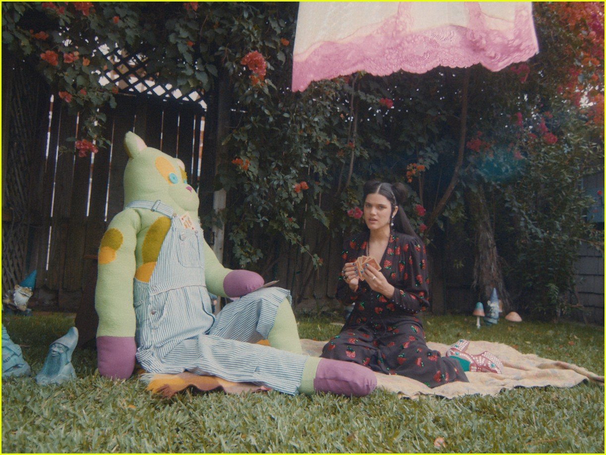 French Singer Soko Announces Third Album 'Feel Feelings,' Drops New ...