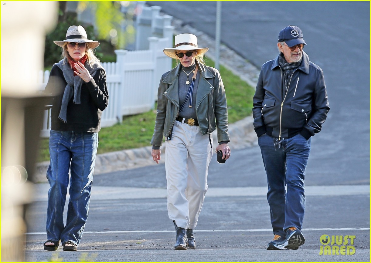 Steven Spielberg & Wife Kate Capshaw Join Michelle Pfeiffer & Husband ...