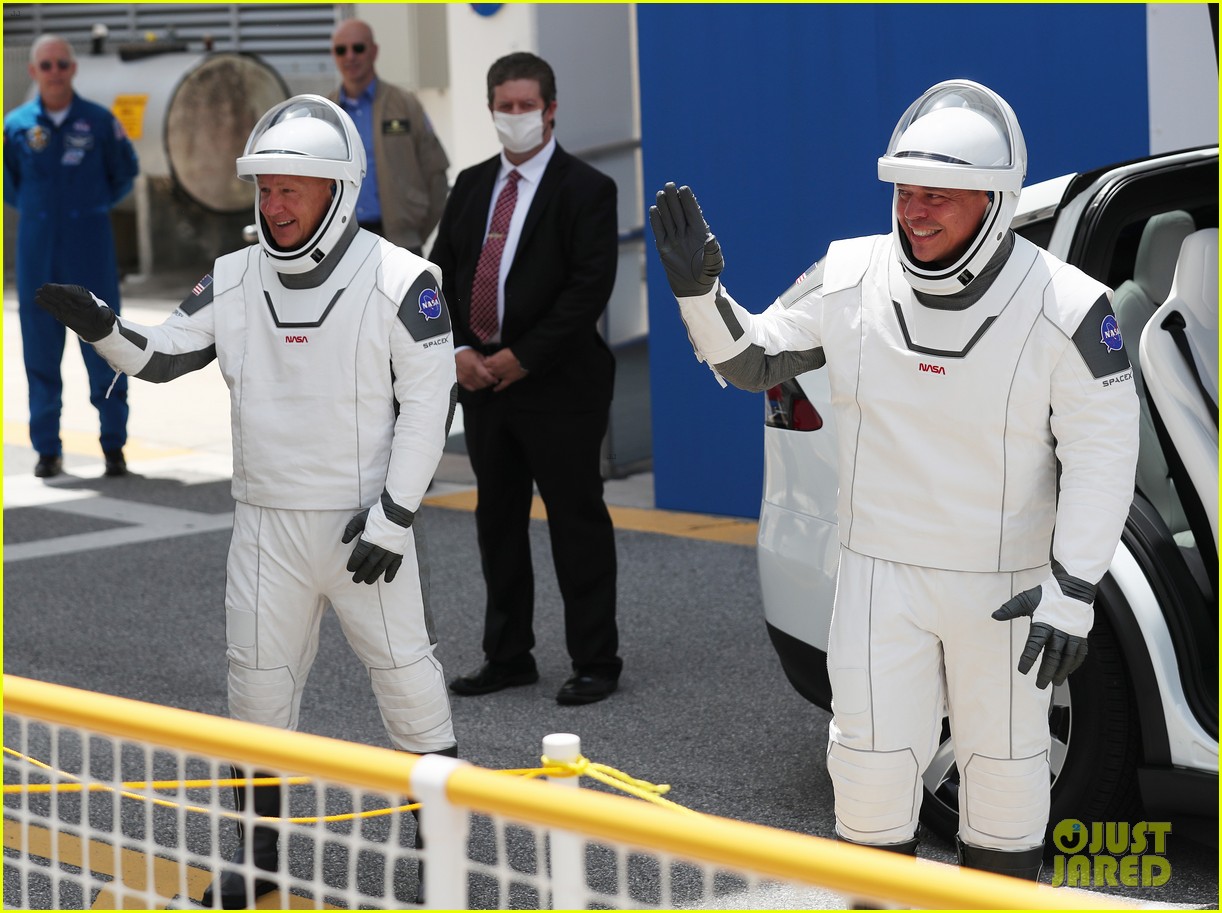 Astronauts Bob Behnken & Doug Hurley Say Goodbye to Families from a ...