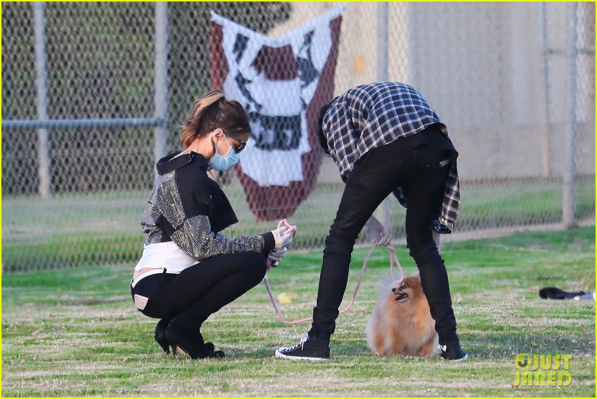 Kate Beckinsale Goes For a Sunset Walk with Boyfriend Goody Grace ...